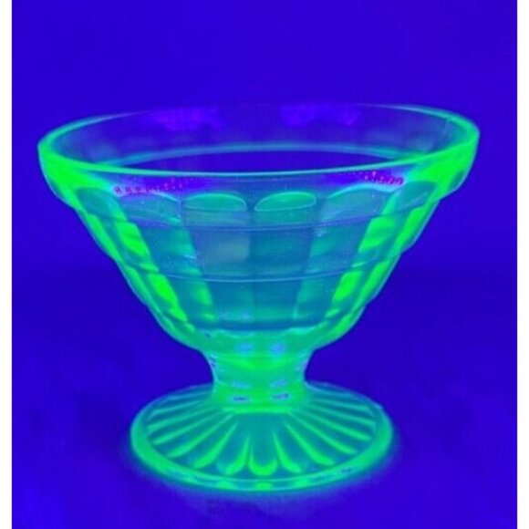 Anchor Hocking | Dining | Vintage Anchor Hocking Green Uranium Glass ...